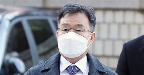 대장동 개발 사업 관련 공판 출석하는 김만배