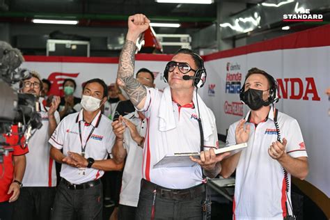 The Standard On Twitter ชมภาพ ก้อง สมเกียรติ จันทรา วินาทีประวัติศาสตร์หลังคว้าโพลโพสิชัน ที่