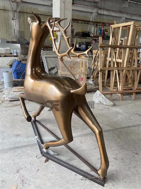 玫瑰金抽象不锈钢梅花鹿雕塑、景观装饰打破常规设计 知乎