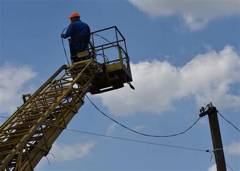 В Україні задіяли аварійні відключення світла