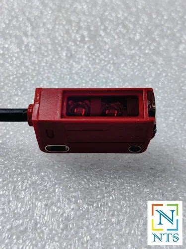 leuze ht3c 4p m8 diffuse background suppression optical sensor at rs
