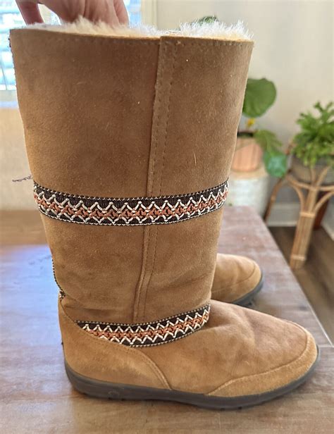Ugg Sundance Revival Tasman Braid Trim Chestnut Shee… Gem