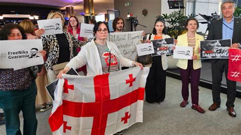 თავისუფლება ნიკას მიშას ლაზარეს — აქცია ევროპარლამენტში Netgazeti
