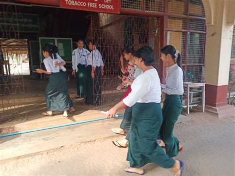 ကျိုက်ထိုမြို့နယ်တွင် တက္ကသိုလ်ဝင်တန်းစာမေးပွဲဓာတုဗေဒ ဘာသာရပ်အားအေးခ