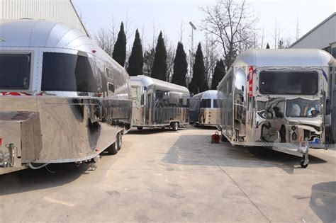 伍尚中 伍尚中 Added A New Photo