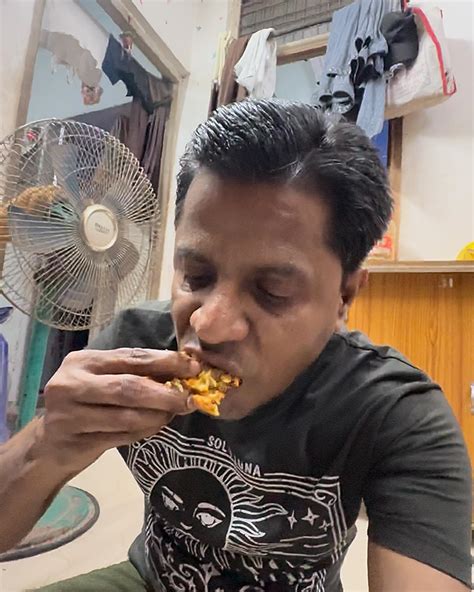 Gautam Jaiswal नेनुआ की सब्जी पराठा 😃👌 Instagram