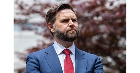 Джей Ди Ванс Бих се изненадал ако Доналд Тръмп иска ядрени оръжия в Източна Европа