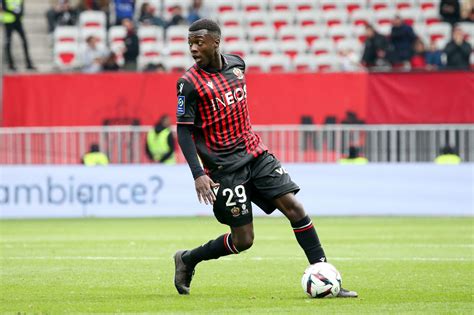Rc Strasbourg Ogc Nice Les Compos Probables Sans Nicolas Pépé Ni