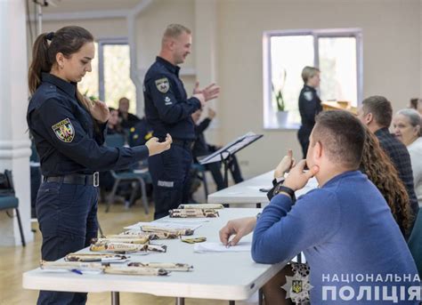 Поліцейські Києва опанували основи жестової мови Вечірній Київ