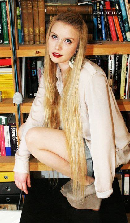 Julia Hardy Feet Aznudefeet