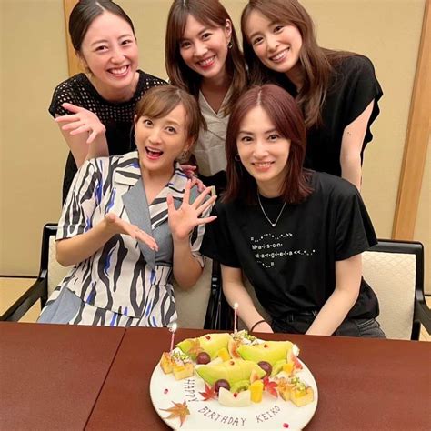 安座間美優さんのインスタグラム写真 安座間美優instagram「hbd Keiko🎂 💖🧡💚 ️💙 いきなり続けて戦士投稿🌙笑