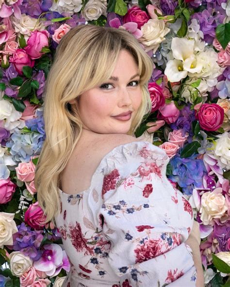 Sarah Jane🌻 Making My Self Try On Low Rise Jeans So You Dont Have