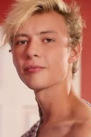 Ezra Tanner Gay Model Bei BabeFriendTV Com