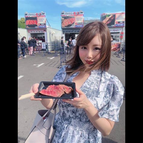 瀬乃ひなたさんのインスタグラム写真 瀬乃ひなたinstagram 「お台場の肉フェスで 格之進fのお肉食べた🥩