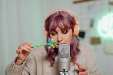 ASMR 속삭임의 진정 세계 효과와 이점 탐구