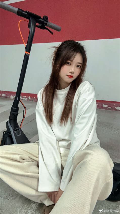 骆歆晒照：三月第一天，从变帅开始