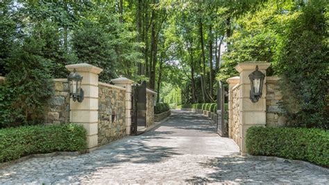Dan Snyder Lists MD Home For 49 Mil