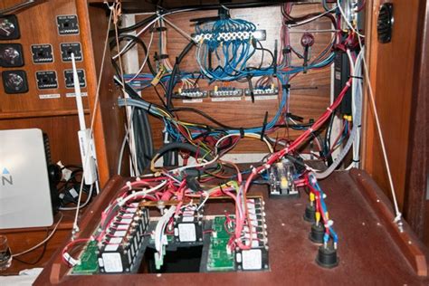 Voilier Ou Bateau à Moteur 5 Façons De Sécuriser Lélectricité à Bord