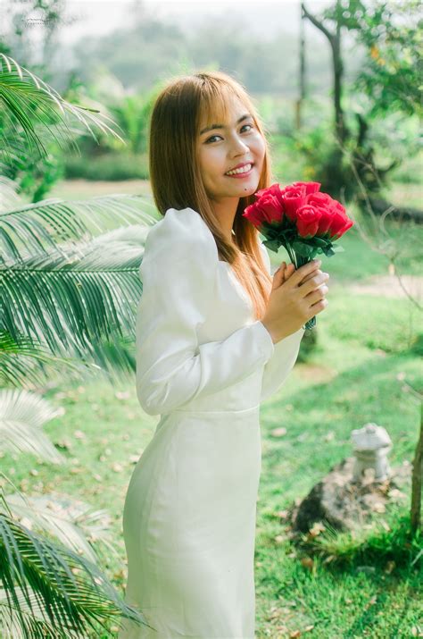 မဲဆောက်ဓာတ်ပုံ မဲဆောက်ဓာတ်ပုံ Added A New Photo