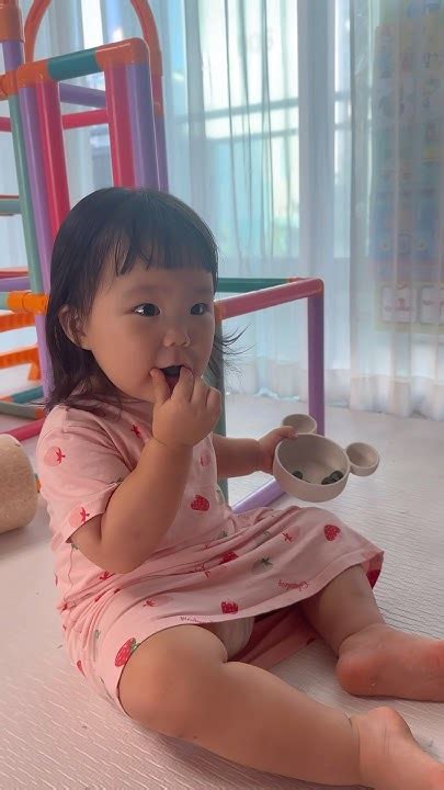 최애인 딸기잠옷 입고 떡시식 22개월아기 Youtube