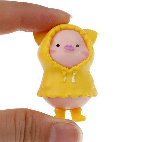 Фигурка статуэтка декор топпер свинка в пальто хрюндель — ціна 175 грн у каталозі Статуетки