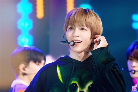 230917 Riize Shotaro Get A Guitar At Inkigayo Kpopping