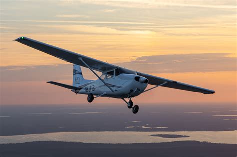 Why A Cessna 172 Is Great For Flight Training Phoenix East Aviation