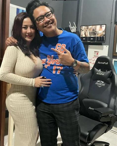 Potret Terbaru Tante Ernie Yang Diam Diam Telah Bercerai Pergoki Eks Suami Transfer Rp Juta