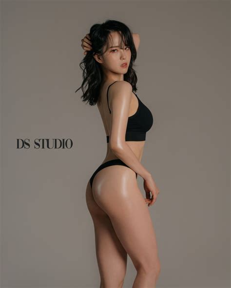 운동하는 직장인 바디 프로필 촬영 후기 디에스 스튜디오 여자바디프로필컨셉 섹시컨셉 퓨어 배경지 흑백 버전 네이버 블로그