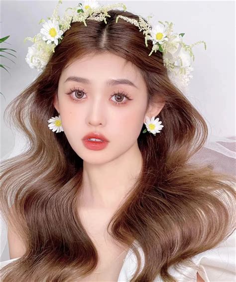 森系鲜花新娘造型 温婉仙气又灵动新娘发型 美发站