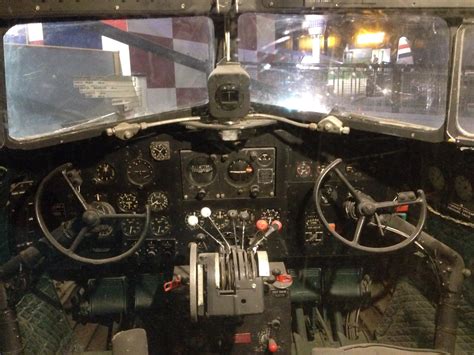 Douglas Dc 3 Cockpit Scrolller