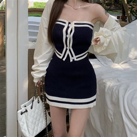 코디세트배색 라인 버튼 니트 튜브탑배색 니트 미니스커트 세트 2k105580o