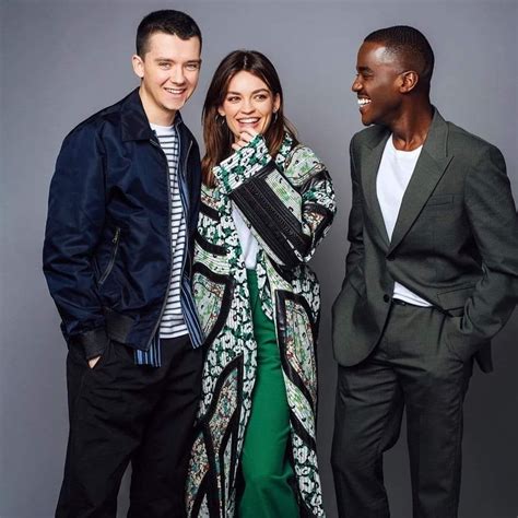 Netflixhub A Gentle Reminder That Sex Education Returns