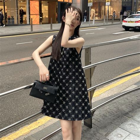 法式减龄重工钉珠亮片无袖a字裙夏流苏镶钻花朵小香风背心连衣裙 阿里巴巴