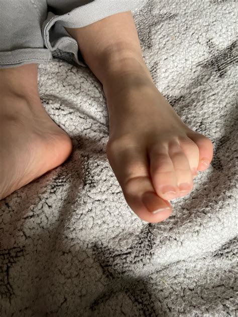 Suck My Toes By Queenfeet69 On Deviantart