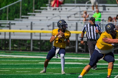 Zenfolio Umass Dartmouth Athletics 9 3 Vs Husson