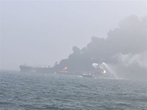 Update Tanker Collision Off Uk Coast Sparks Fire Oil Spill Concerns