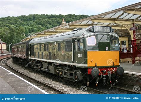 Class 25 Diesel D5185 Locomotive At Keighley Keighley And Worth
