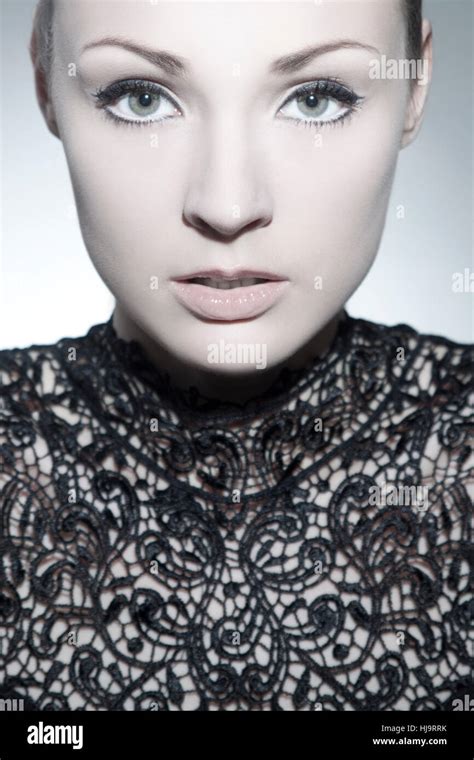 Woman Face Look Glancing See View Looking Peeking Looking At