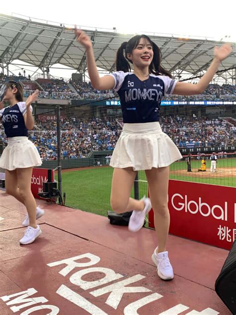 「台湾チアガール」はまるでアキバ系アイドル “写真集”発売に「韓流ダンサー」加入で球場も熱狂（写真2） デイリー新潮