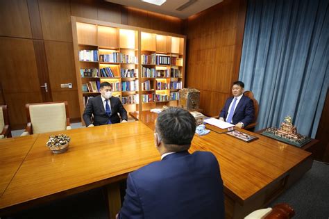 Ерөнхийлөгч У Хүрэлсүхэд УИХ ын дарга Монгол Улсын Ерөнхий сайд нар бараалхав