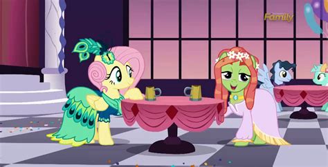 S05 E07 Make New Friends But Keep Discord Vector Requests And Reservations Mlp Vector Club