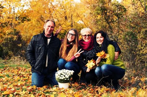 Fondos De Familia Feliz Sonriendo Fotos Y Im Genes De Descarga Gratis Pngtree