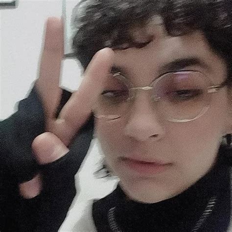 Lo K Wt Abril • Threads Say More