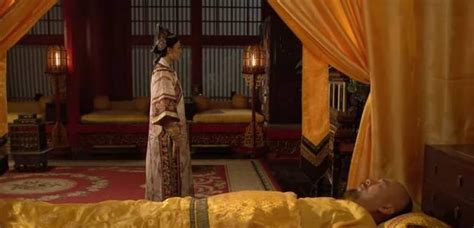 甄嬛传：皇帝驾崩为什么甄嬛一定要喊三次，原来其中暗含此玄机