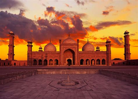 Pakistan Nomads Travel Guide