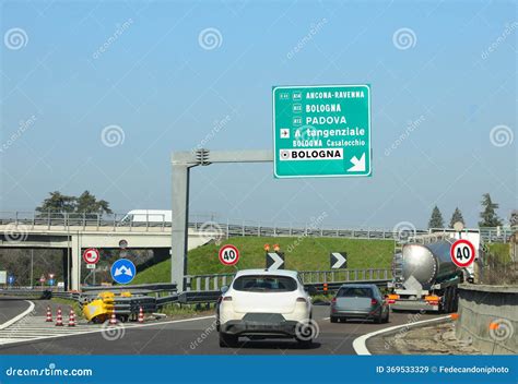 Us Highway Exit Sign For Bergenfield Royalty Free Stock Image 121987708