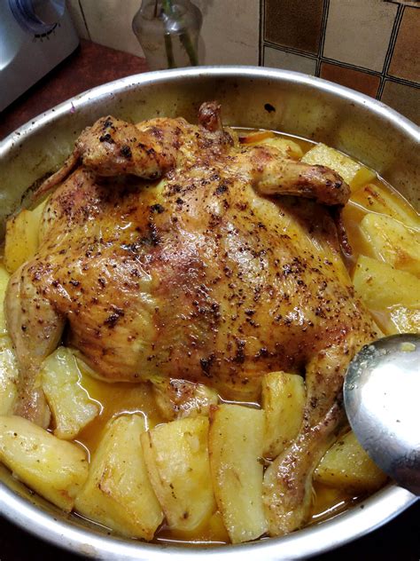 Ζουμερό κοτόπουλο στο φούρνο