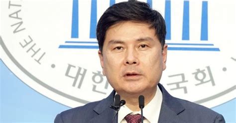 심은하 남편 지상욱 총선 불출마 선언수도권 승리 위해 백의종군