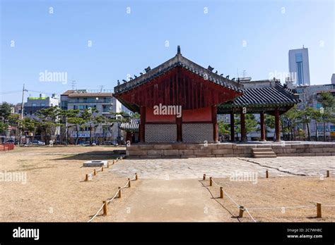 The Tomb Of King Jungjong And T Shaped Shrine Seolleung And Jeongneung Burial Grounds Seoul